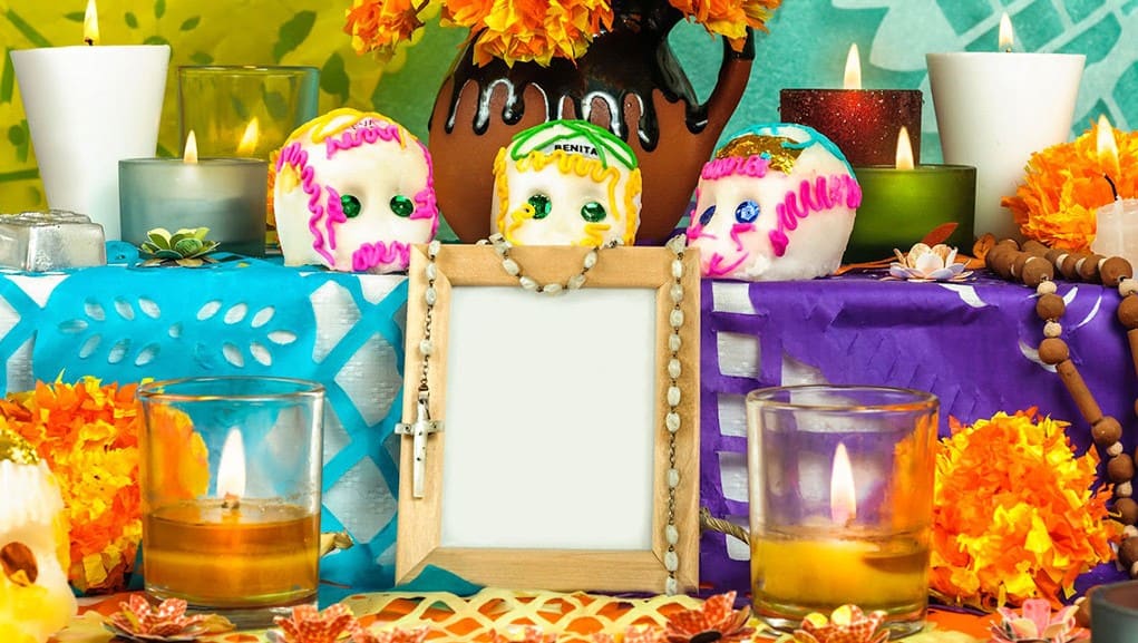 ¿qué Debe Llevar Un Altar De Muertos Y Su Significado El Souvenir