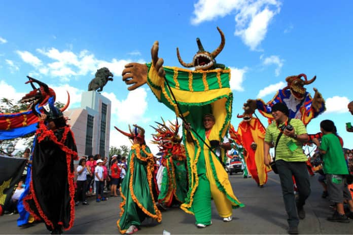 Conoce Puerto Rico a través de sus carnavales | El Souvenir