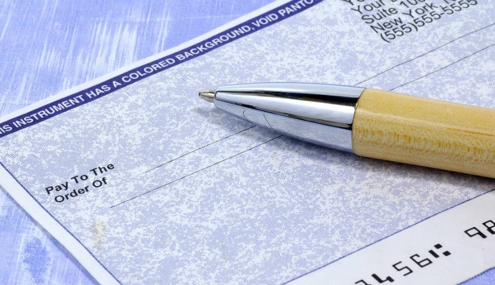 ¿Qué son los cheques de viajero? ¿Todavía existen? | El Souvenir
