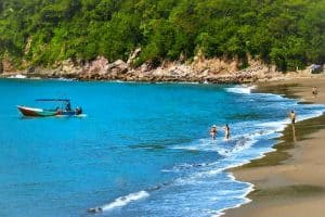 Playa Cuastecomates, paraiso incluyente en la Costalegre | El Souvenir