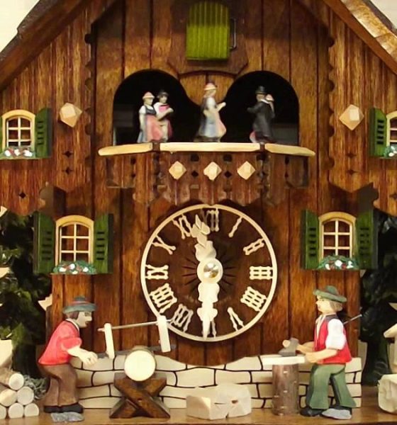 Relojes Cucú: la cultura de Suiza plasmada en la madera de un reloj ...