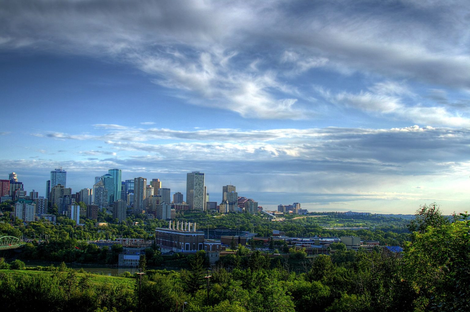 ¿Conoce cuál es el mejor periodo para viajar y poder conocer Edmonton ...