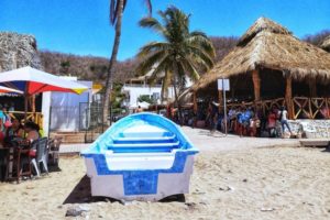 Playa Cuastecomates, paraíso incluyente en la Costalegre | El Souvenir