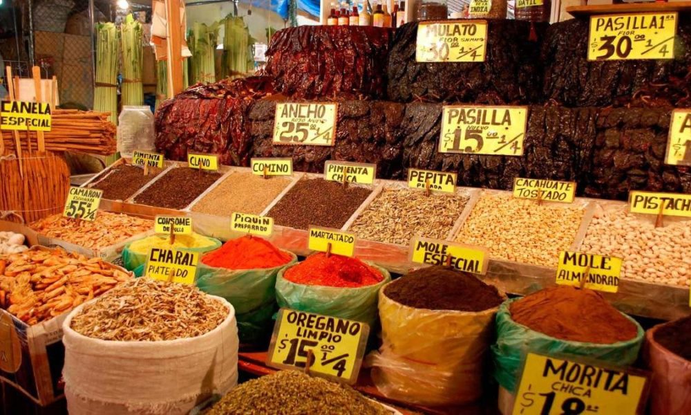 Déjate enamorar por el color y los sabores del Mercado de La Merced en ...