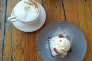 Jardín de cerveza Hércules en Querétaro. ¡Una delicia! | El Souvenir
