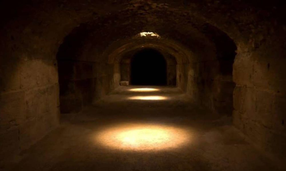 Recorrido interactivo por las Catacumbas de Guadalajara | El Souvenir