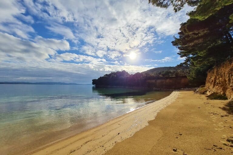 Playa nudista Sovinje, un lugar para salir de la rutina | El Souvenir