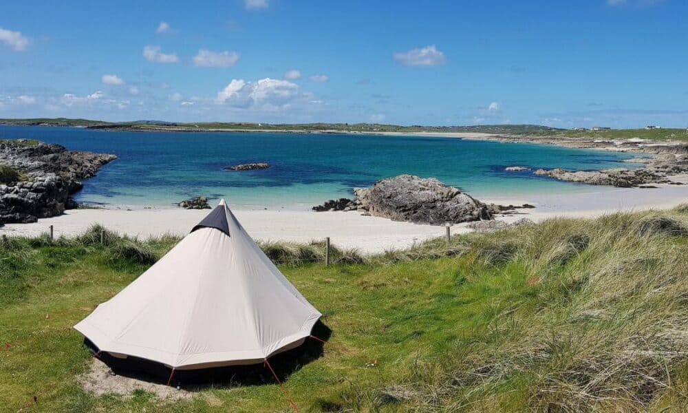 ¡Cozcamos el maravilloso Clifden Eco Beach! | El Souvenir