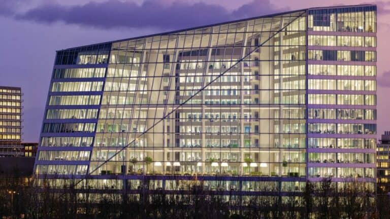 "The Edge" Ámsterdam, el edificio más sostenible del mundo | El Souvenir