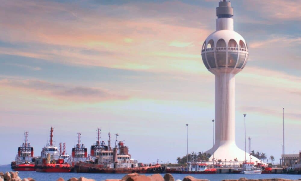 De los faros mas famosos del mundo...Jeddah Light | El Souvenir