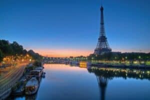 Sena: El río que atraviesa la Torre Eiffel | El Souvenir