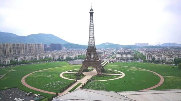 TIANDUCHENG: la réplica de PARÍS en CHINA | El Souvenir