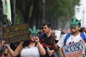 ¿QUÉ ES el 420 y cómo SE VIVE en la Ciudad de México? | El Souvenir