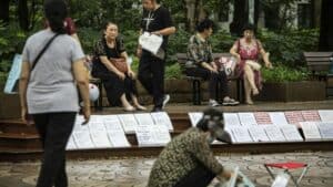 ZZER: Las TIENDAS de ARTÍCULOS de LUJO de SEGUNDA MANO en China | El ...