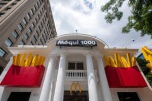 MÉQUI 1000: El McDonald's más EXTRAVAGANTE del MUNDO | El Souvenir