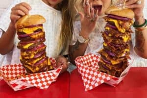 HEART ATTACK GRILL: El restaurante más CALÓRICO de Las Vegas | El Souvenir