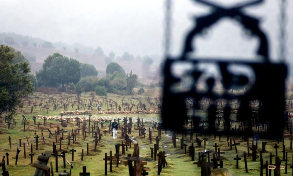 SAD HILL: El cementerio DEL CINE que se resistió A MORIR | El Souvenir
