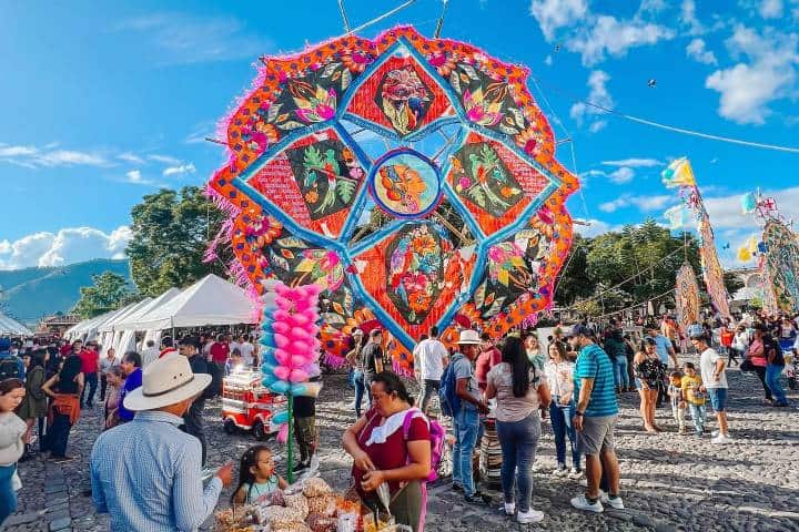 8. Comunidad en el Festival de los Barriletes Gigantes. Foto ...