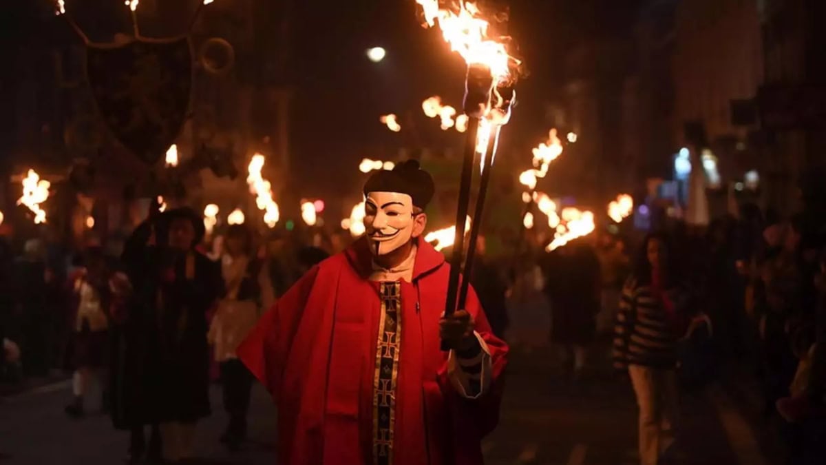 GUY FAWKES NIGHT | El Souvenir